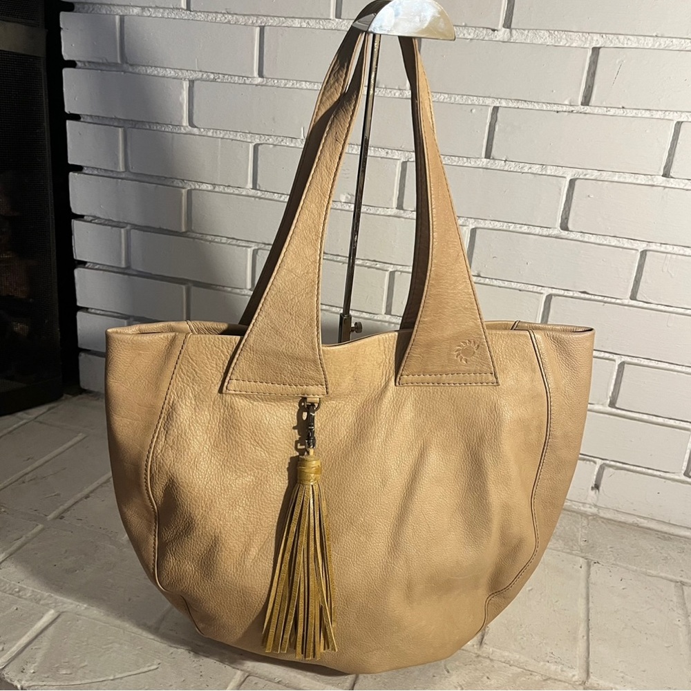 Large Leather Tan Shoulder Bucket Alla Bag - Gem